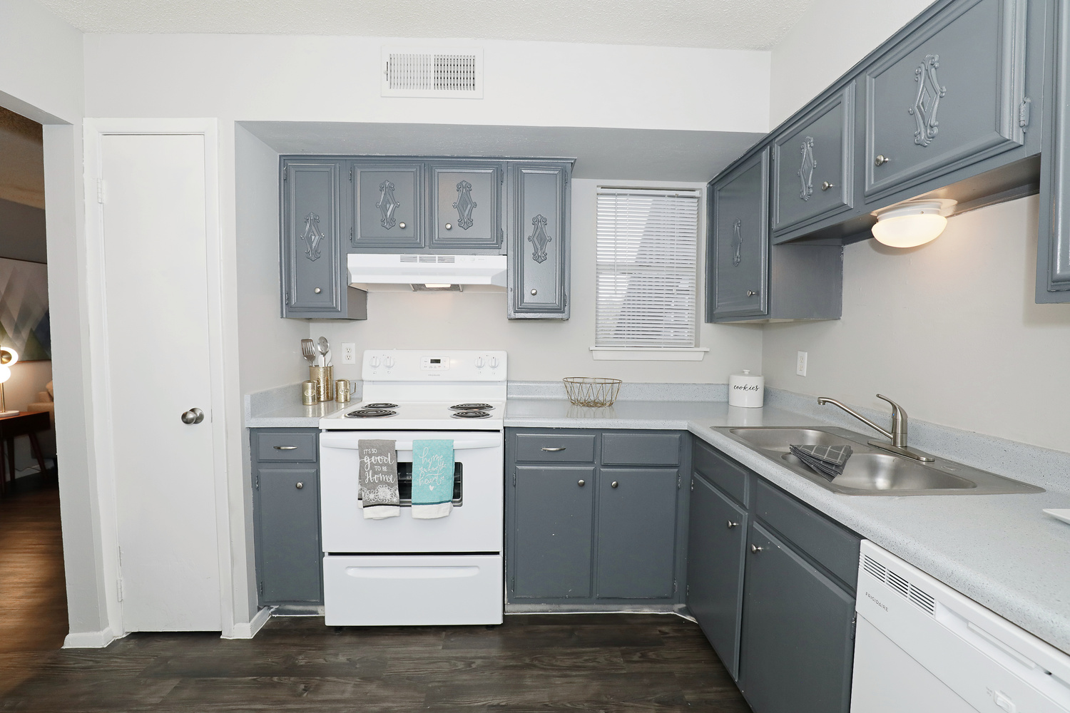 San Antonio, TX Apartment Photos, Videos, Plans | The Connally ...