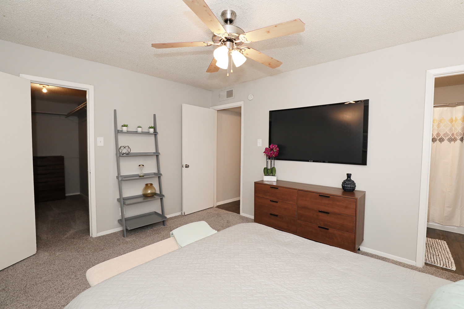 San Antonio, TX Apartment Photos, Videos, Plans | The Connally ...